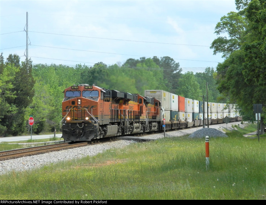 BNSF 6792 (ES44C4) 8140 (ES44C4) 7369 (ES44DC)